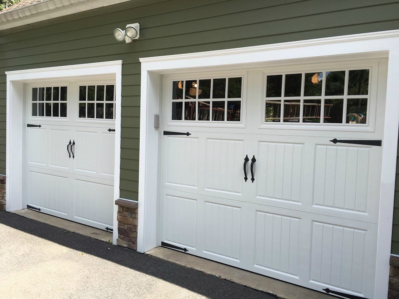 Photo Gallery: Steel Carriage House Garage Doors